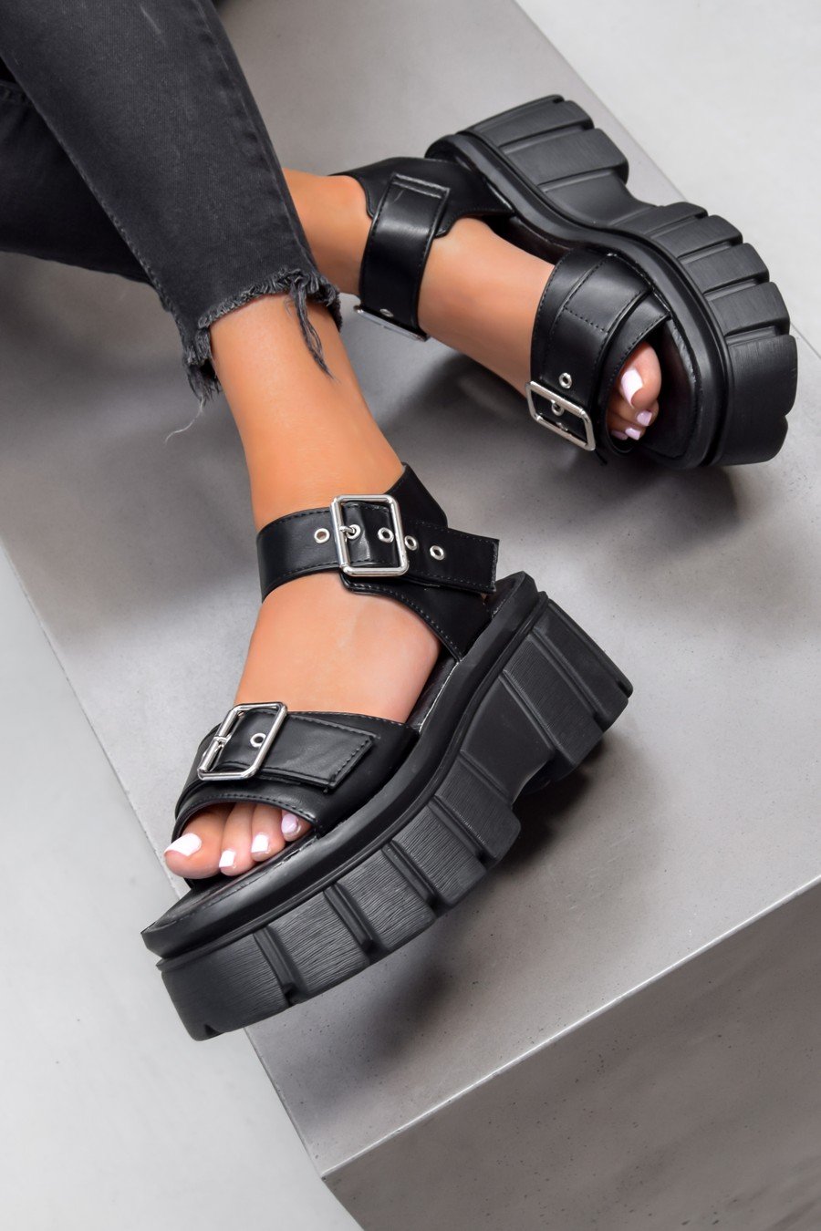 REVOLT Super Chunky Platform Sandals Black PU AJ VOYAGE