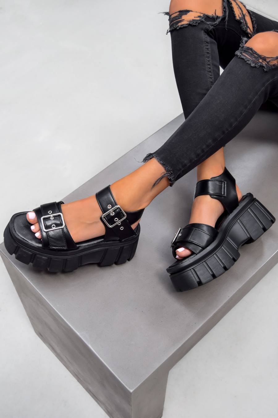 REVOLT Super Chunky Platform Sandals - Black PU – AJ VOYAGE